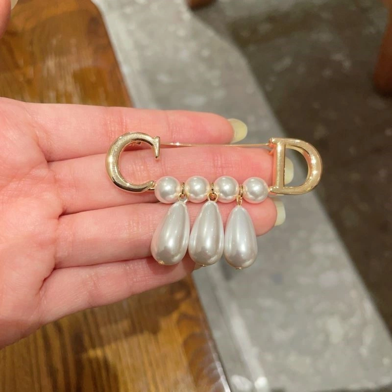 Reasonably priced Christian Dior Brooches