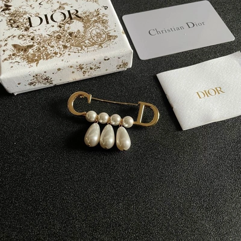 Reasonably priced Christian Dior Brooches