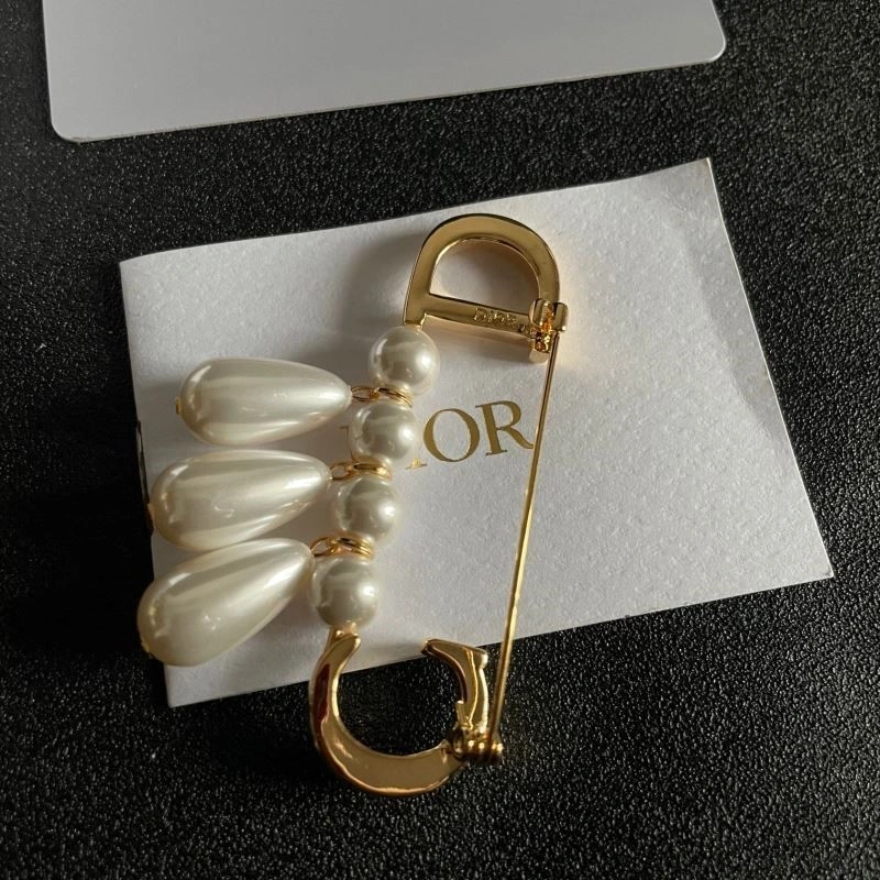 Reasonably priced Christian Dior Brooches