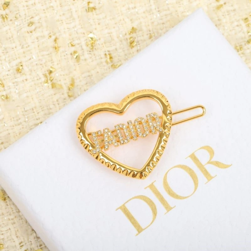 Low-cost Christian Dior Brooches