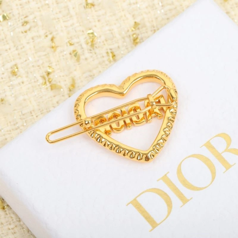 Low-cost Christian Dior Brooches