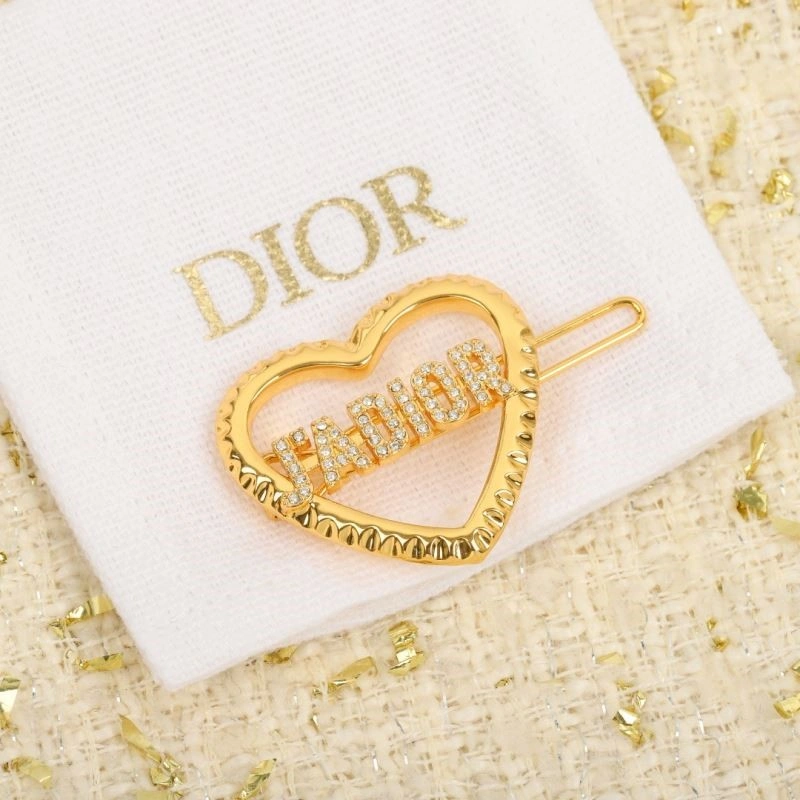 Low-cost Christian Dior Brooches
