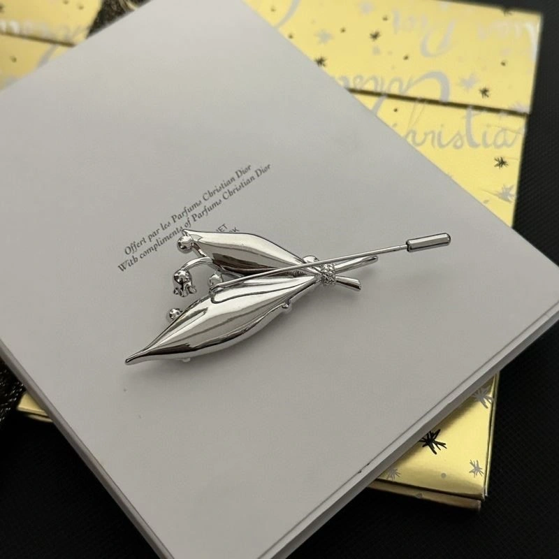 High accuracy Christian Dior Brooches