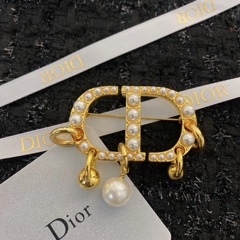 Accurate model Christian Dior Brooches