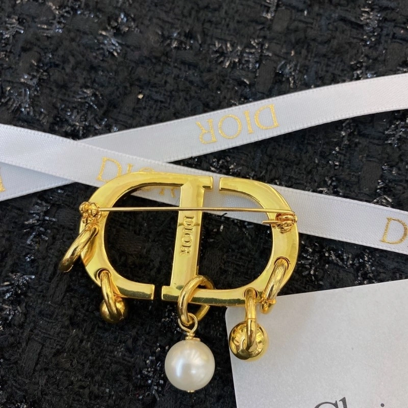 Accurate model Christian Dior Brooches