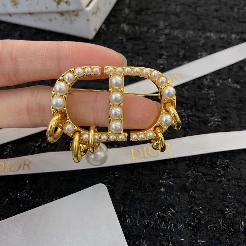 Accurate model Christian Dior Brooches