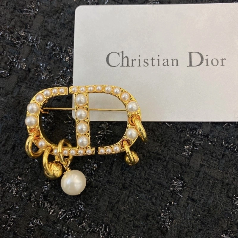Accurate model Christian Dior Brooches