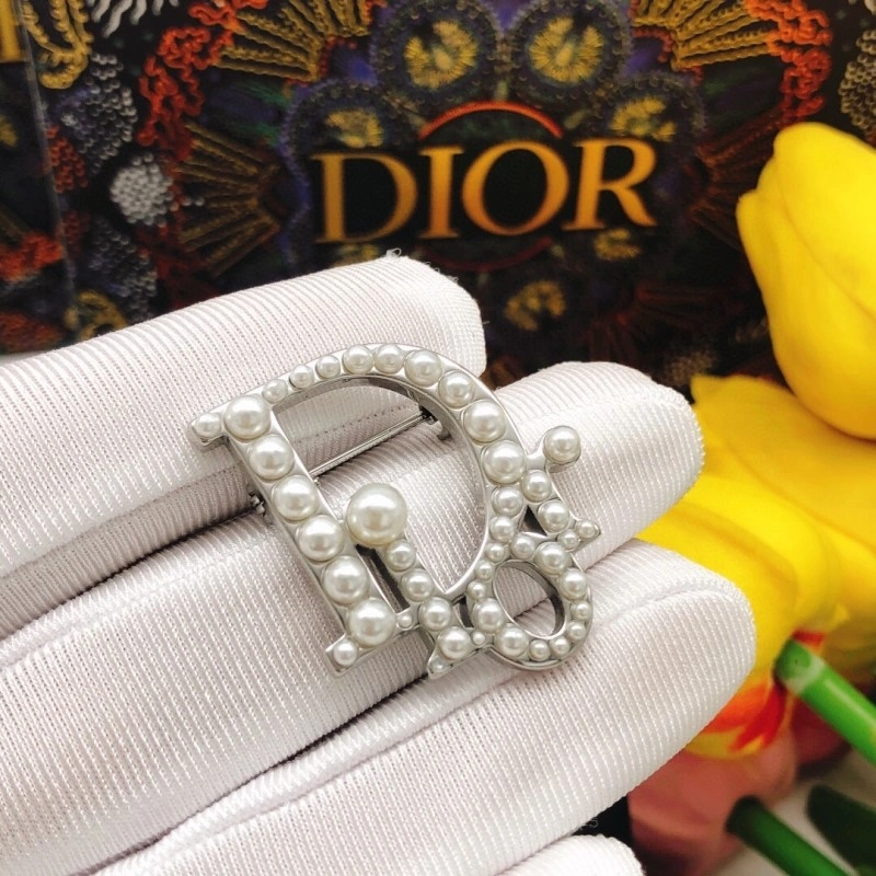 1:1 copy Christian Dior Brooches