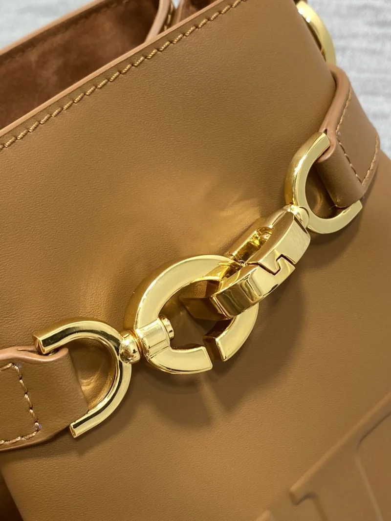 Top mirror Christian Dior Bucket Bags