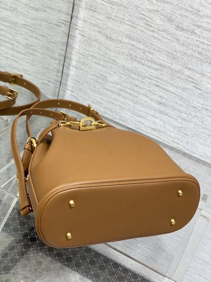 Top mirror Christian Dior Bucket Bags