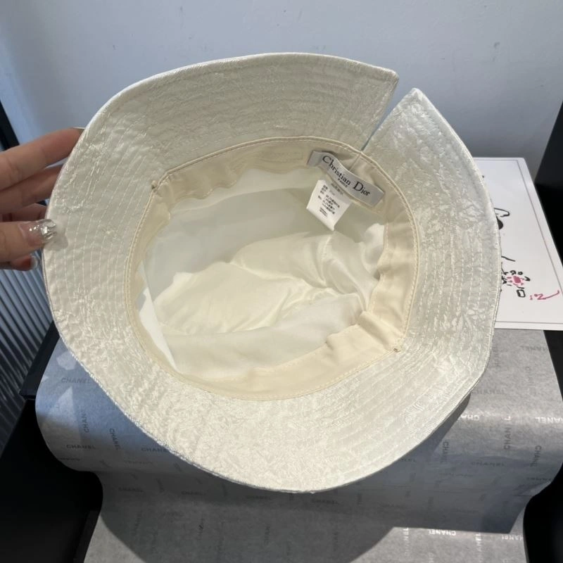 Accurate model Christian Dior Caps