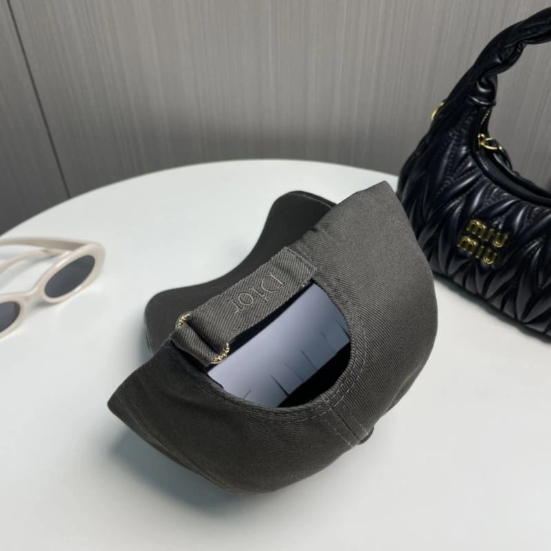 Top match Christian Dior Caps