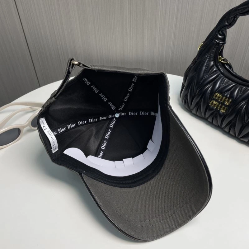 Top match Christian Dior Caps