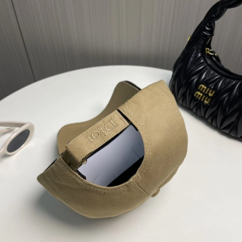 Bargain Christian Dior Caps