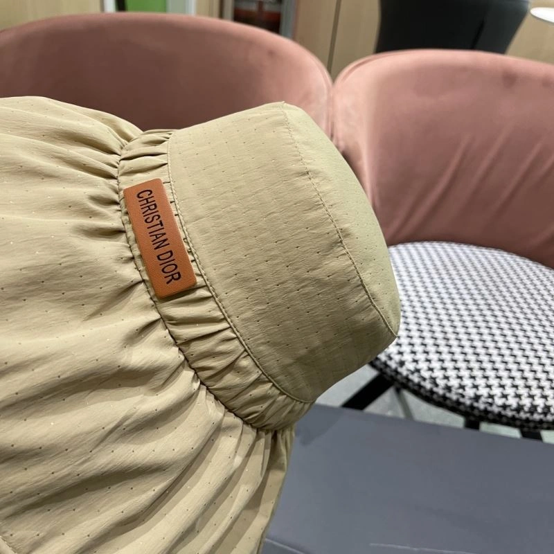 Bargain Christian Dior Caps