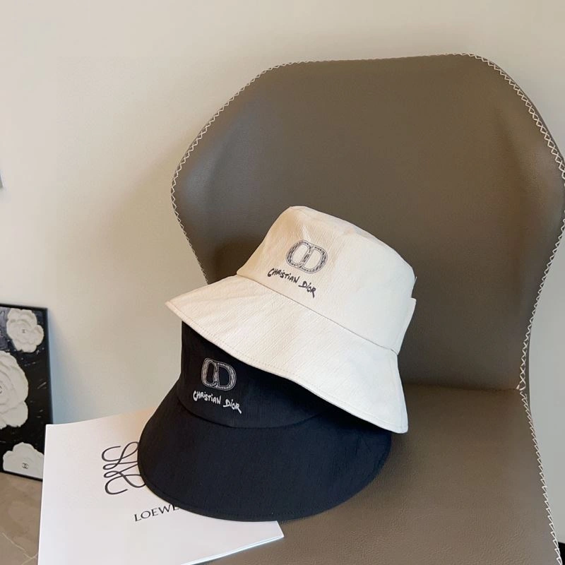 Bargain Christian Dior Caps