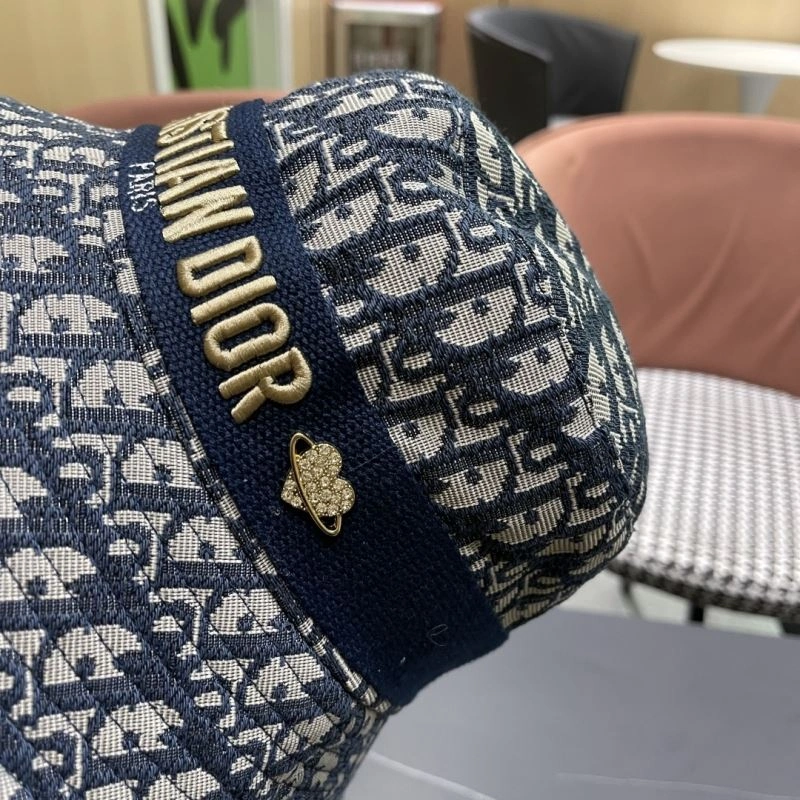 Bargain Christian Dior Caps