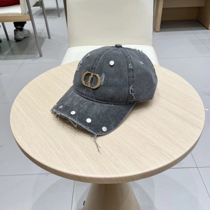 Bargain Christian Dior Caps