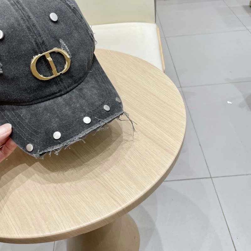 Bargain Christian Dior Caps