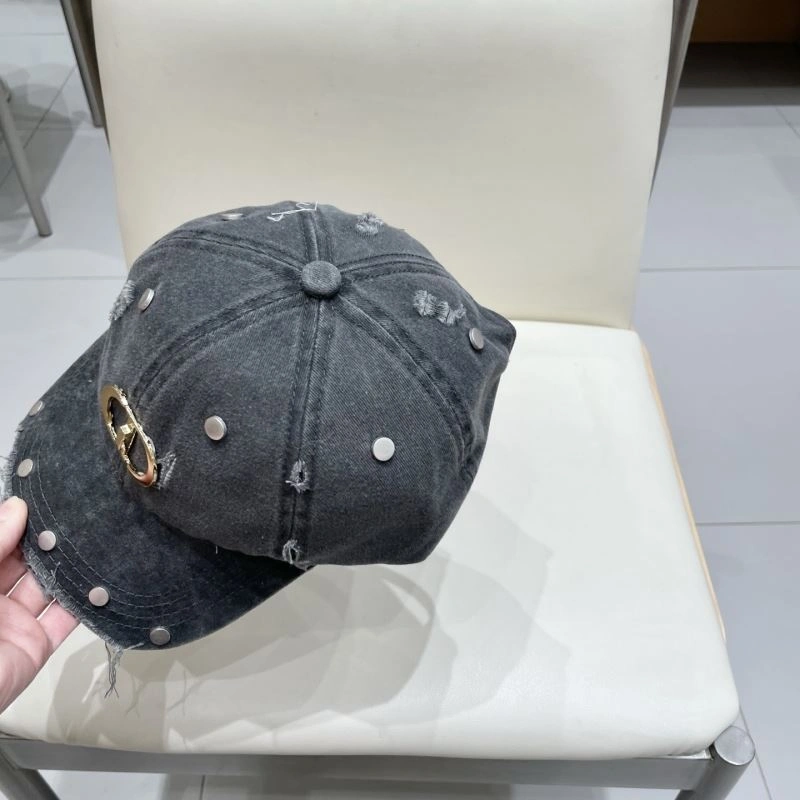 Bargain Christian Dior Caps