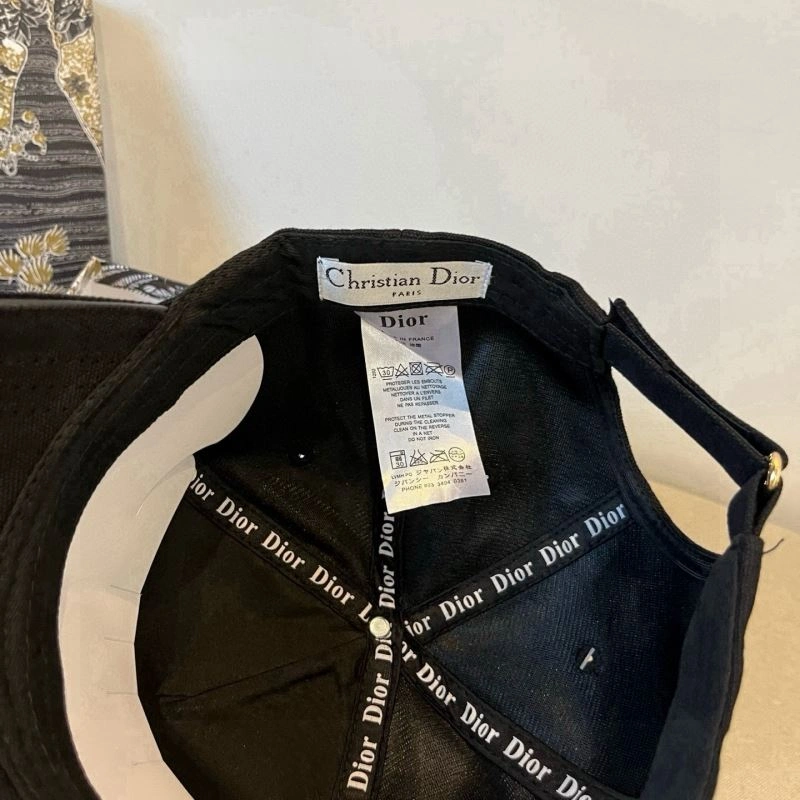 Accurate model Christian Dior Caps