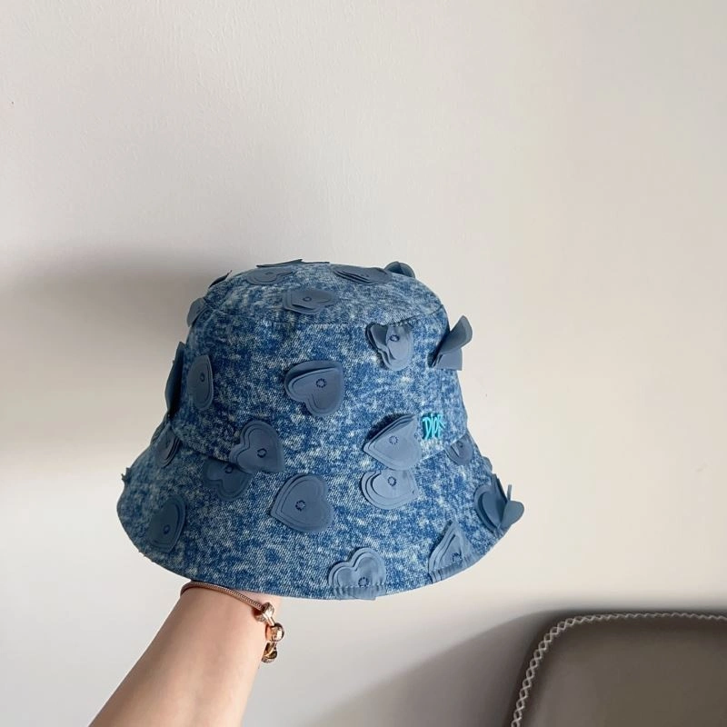 Bargain Christian Dior Caps