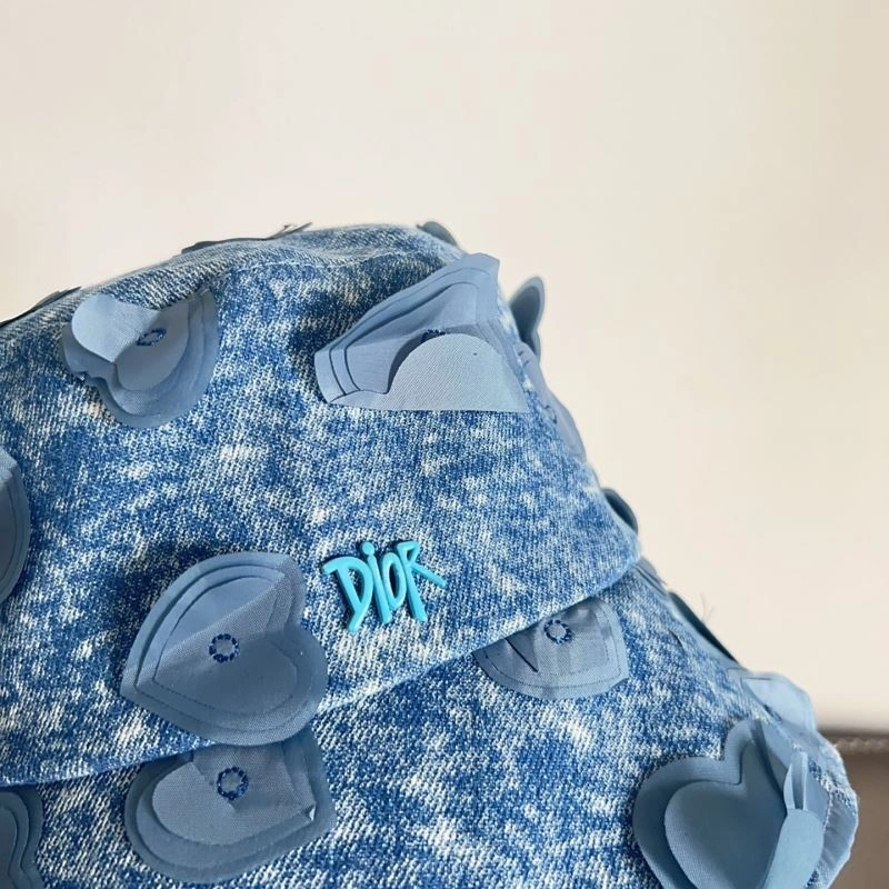 Bargain Christian Dior Caps
