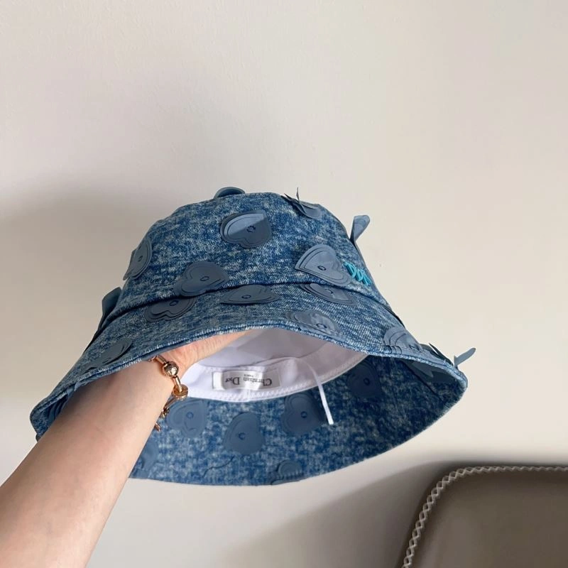 Bargain Christian Dior Caps
