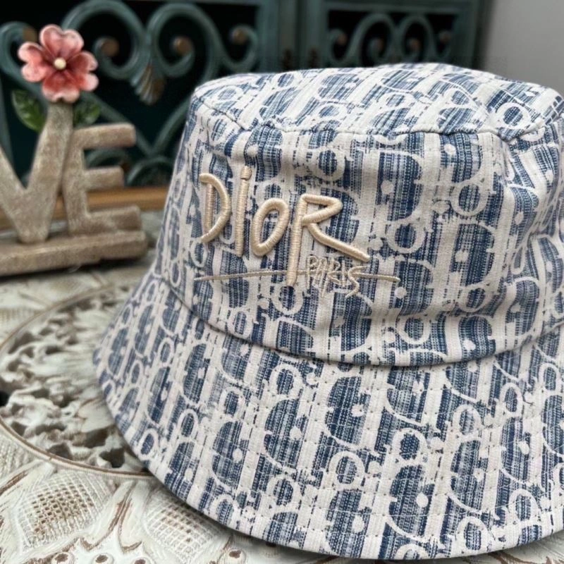 Accurate model Christian Dior Caps
