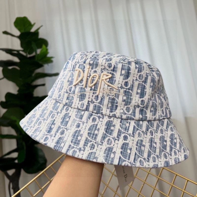 Accurate model Christian Dior Caps