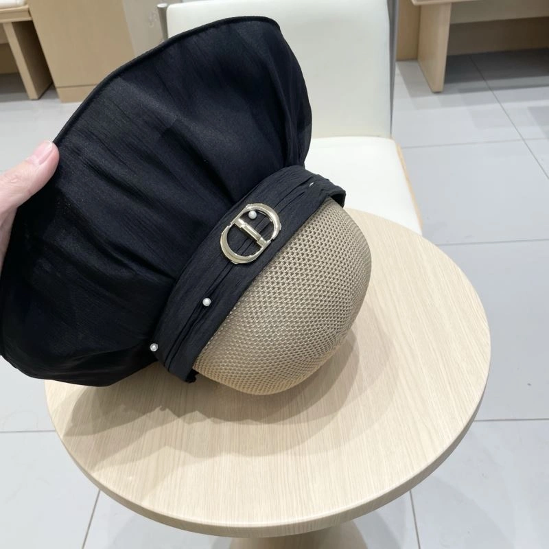 Bargain Christian Dior Caps