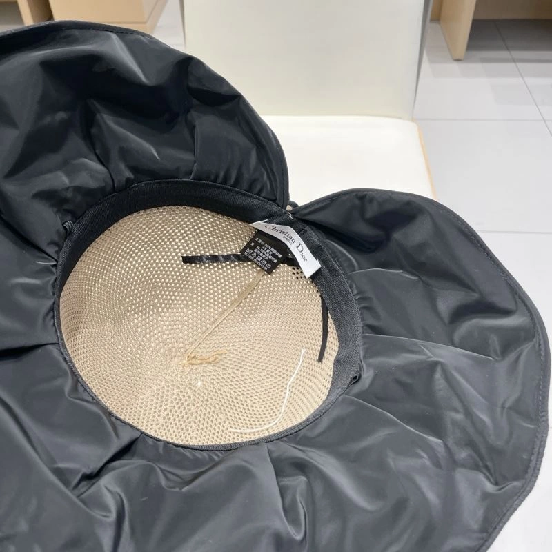 Bargain Christian Dior Caps