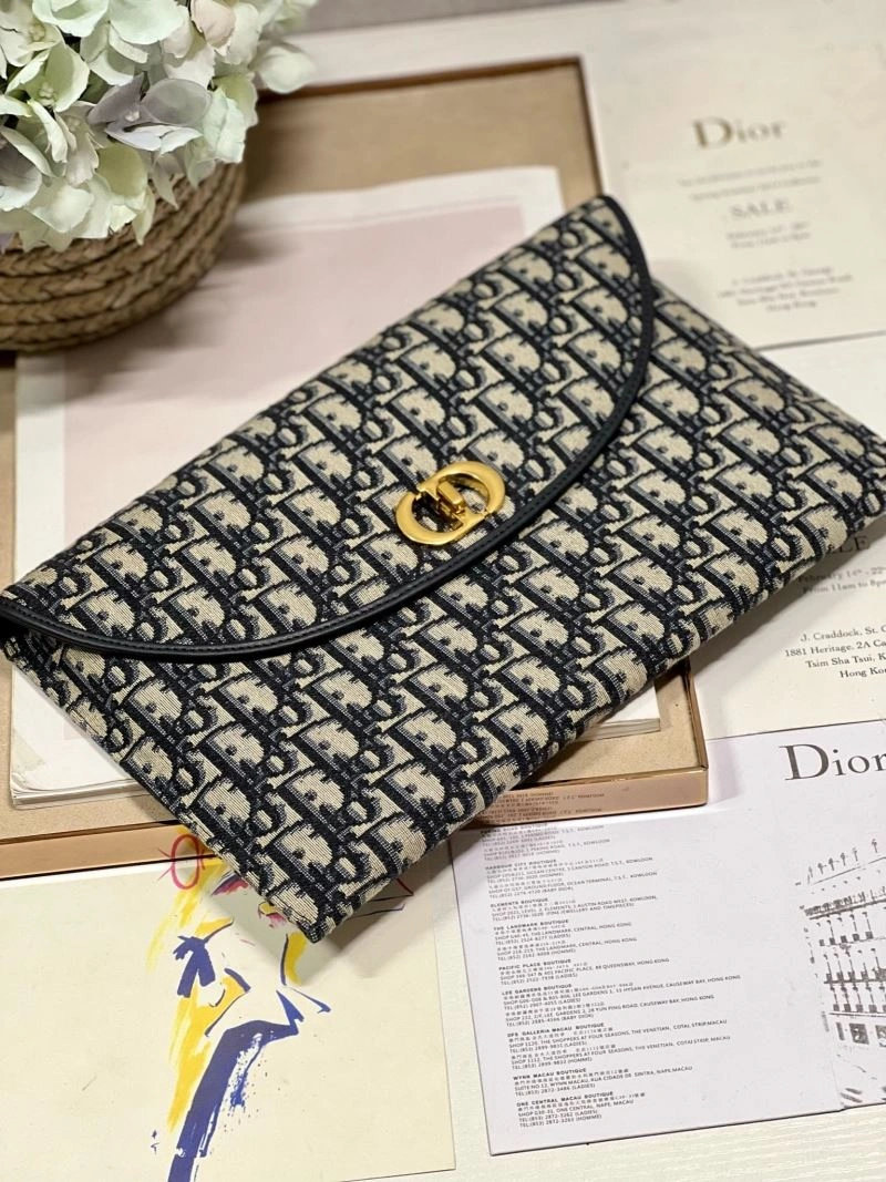 Bargain Christian Dior Clutch Bags