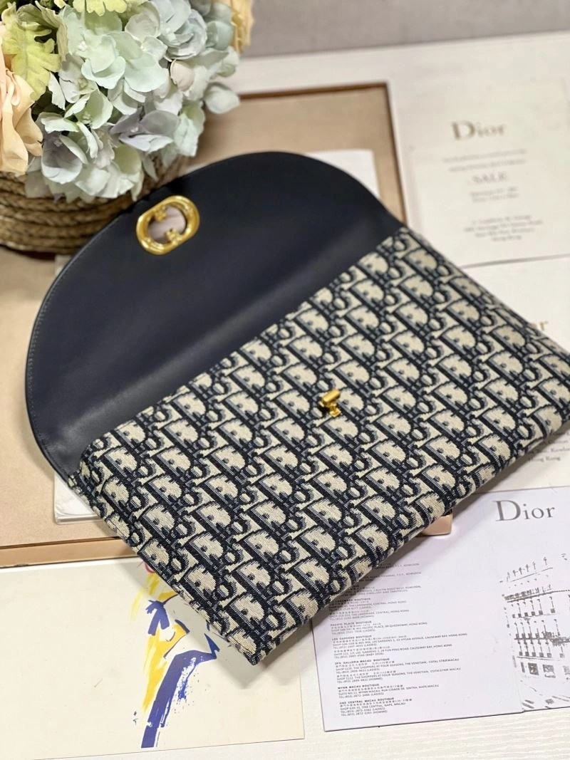 Bargain Christian Dior Clutch Bags
