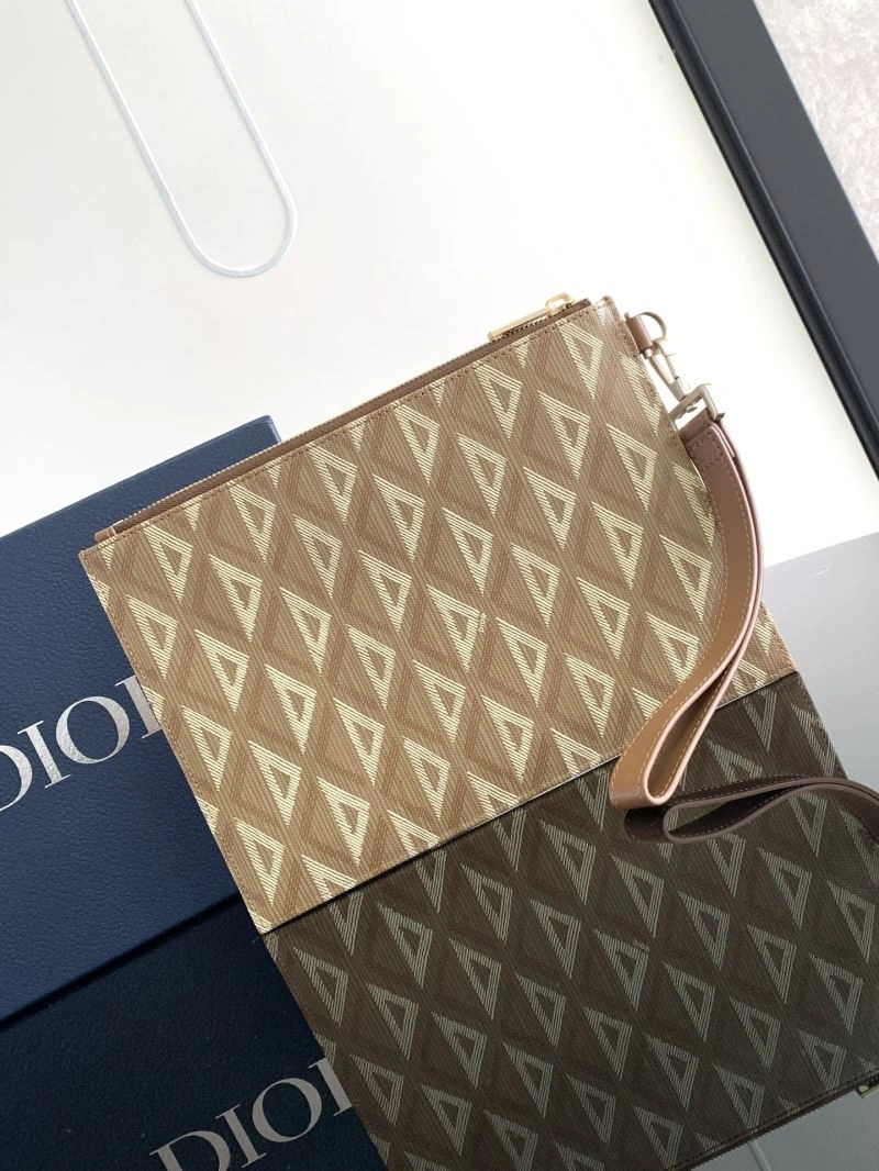 Accurate model Christian Dior Clutch Bags