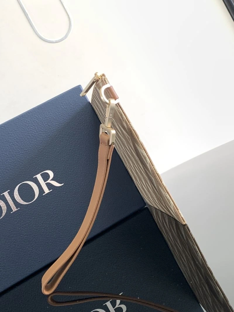 Accurate model Christian Dior Clutch Bags