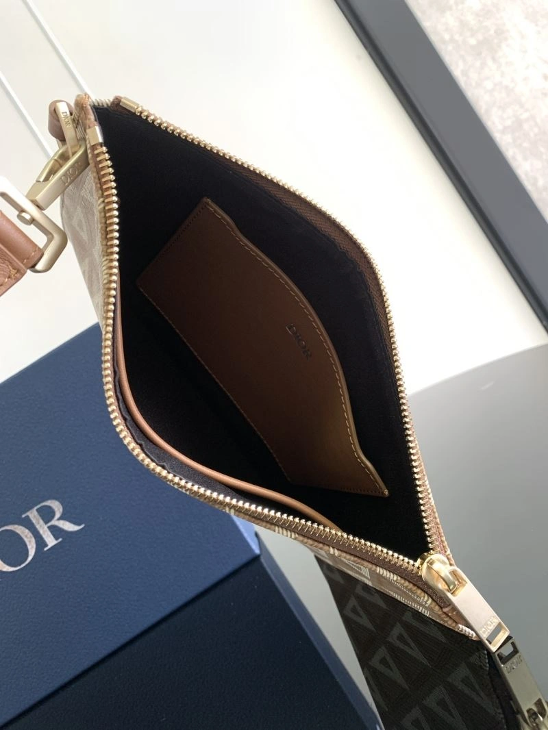 Accurate model Christian Dior Clutch Bags