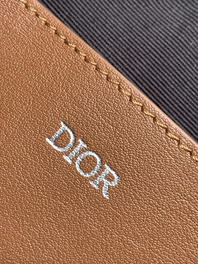 Accurate model Christian Dior Clutch Bags