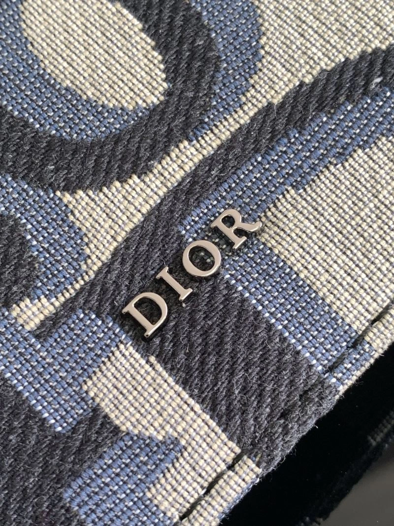 Accurate model Christian Dior Clutch Bags