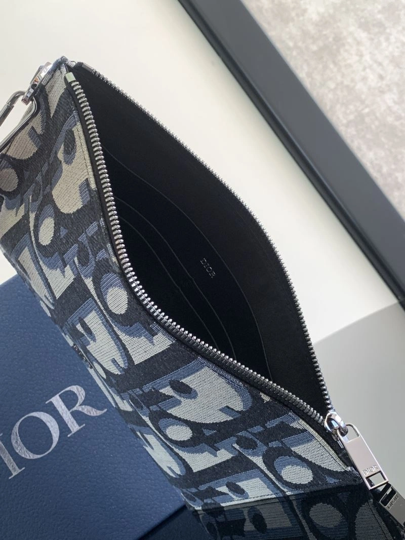 Accurate model Christian Dior Clutch Bags