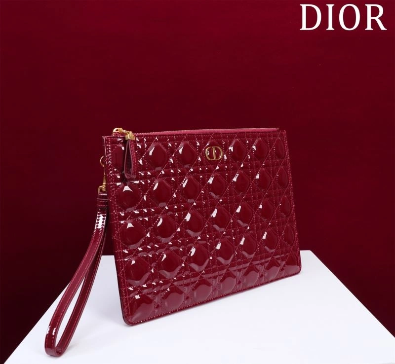 Accurate model Christian Dior Clutch Bags