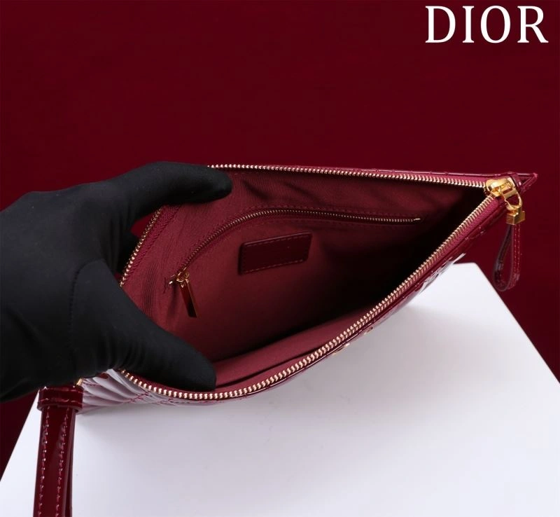 Accurate model Christian Dior Clutch Bags
