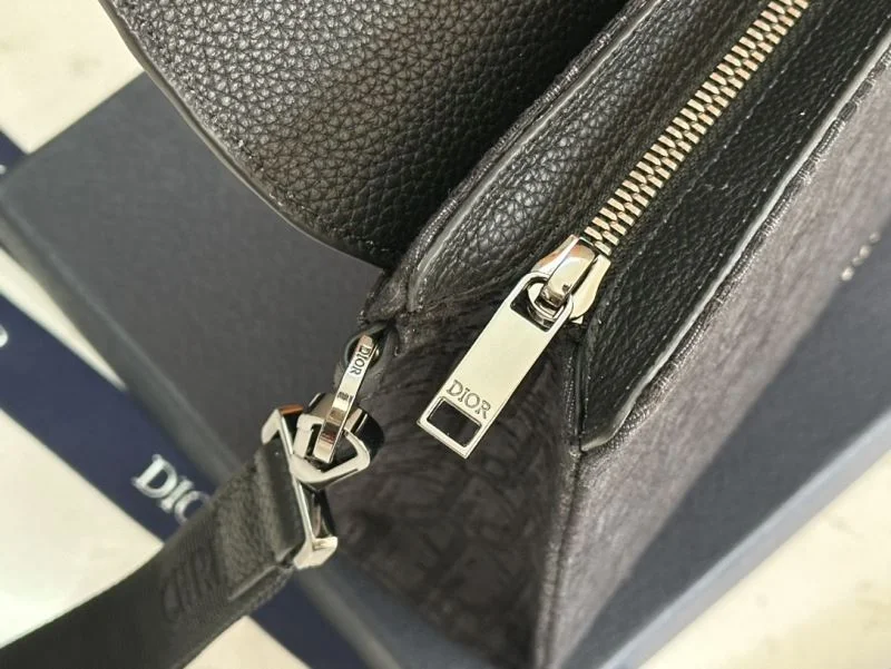 Low-cost Christian Dior Clutch Bags