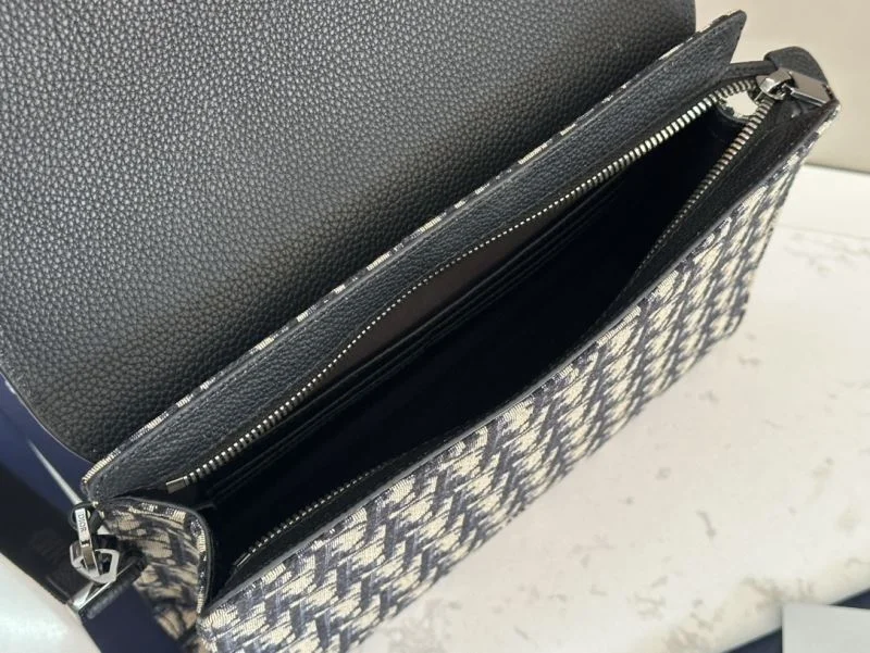 Top match Christian Dior Clutch Bags