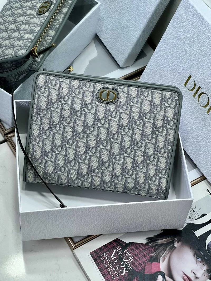 Bargain Christian Dior Clutch Bags