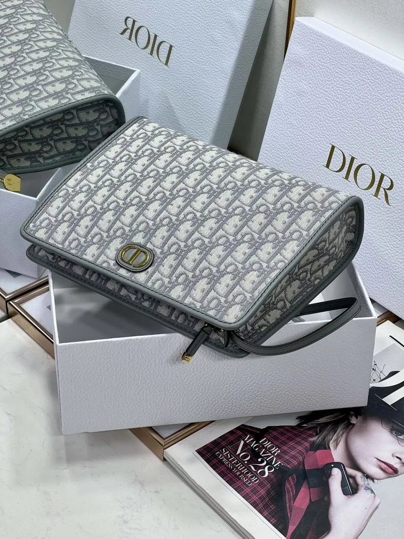 Bargain Christian Dior Clutch Bags