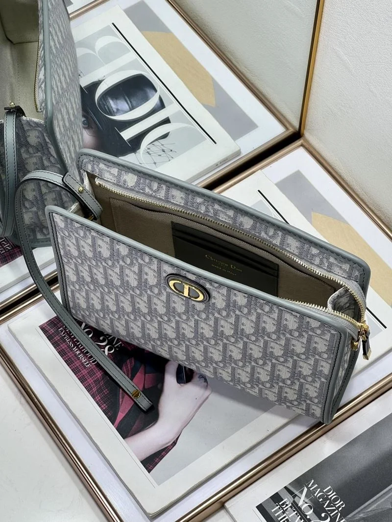 Bargain Christian Dior Clutch Bags