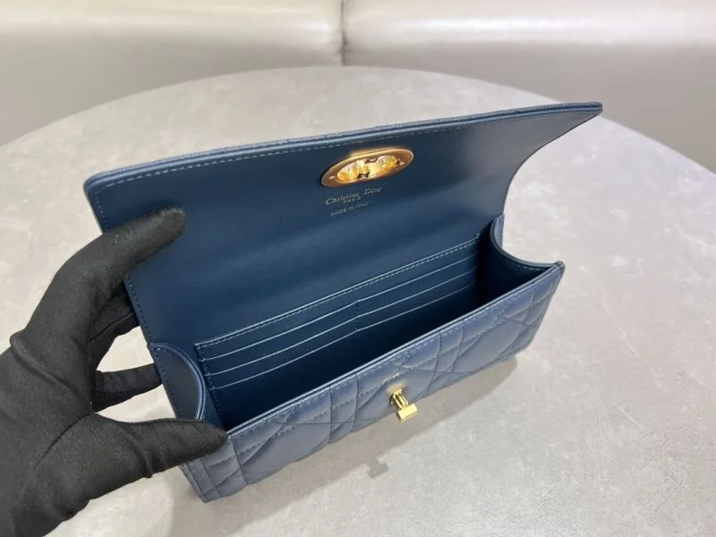 Cut-rate Christian Dior Clutch Bags