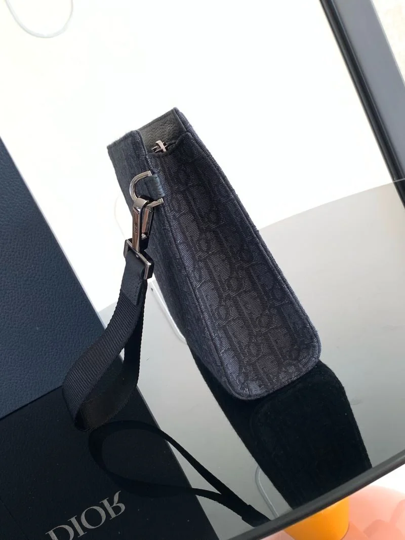 Low-cost Christian Dior Clutch Bags