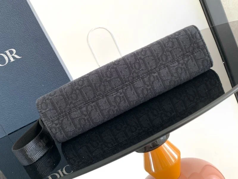 Low-cost Christian Dior Clutch Bags